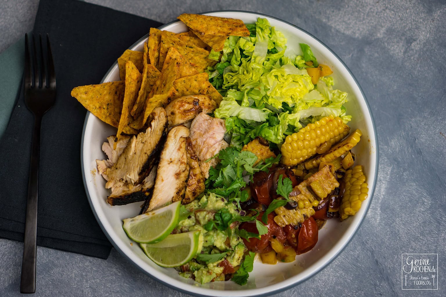 Rezept: Nacho-Bowl mit selbstgemachter Guacamole - gernekochen.de
