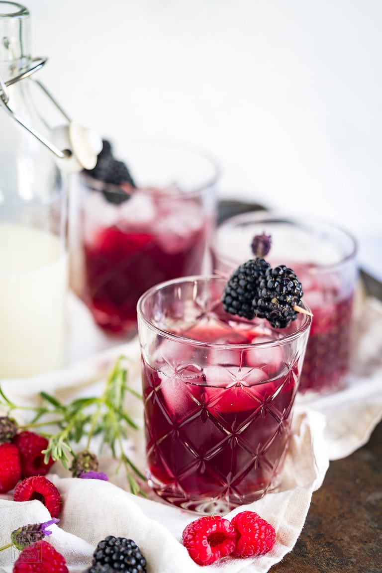 Berry Ice Tea Latte - Ein schnelles Rezept von Gernekochen.de