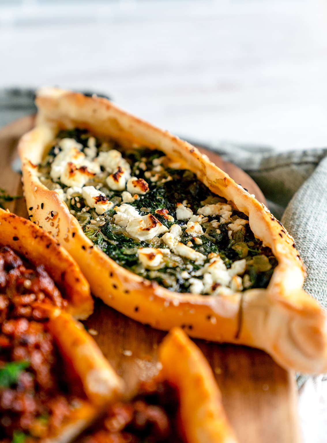 Pide - Hefeteigschiffchen auf Türkisch - Unser Rezept