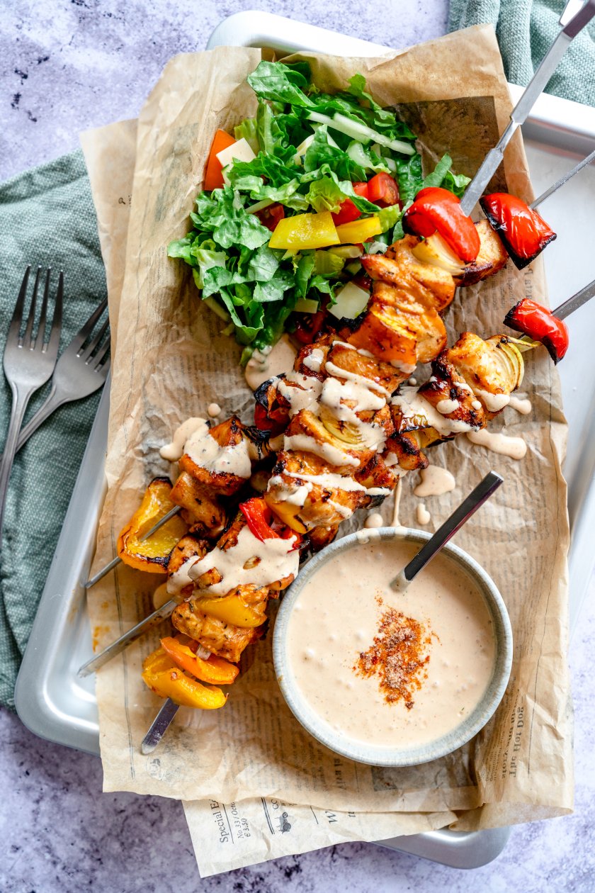 Rezept: Saté - Hähnchenspieße mit Chili-Erdnuss-Dip